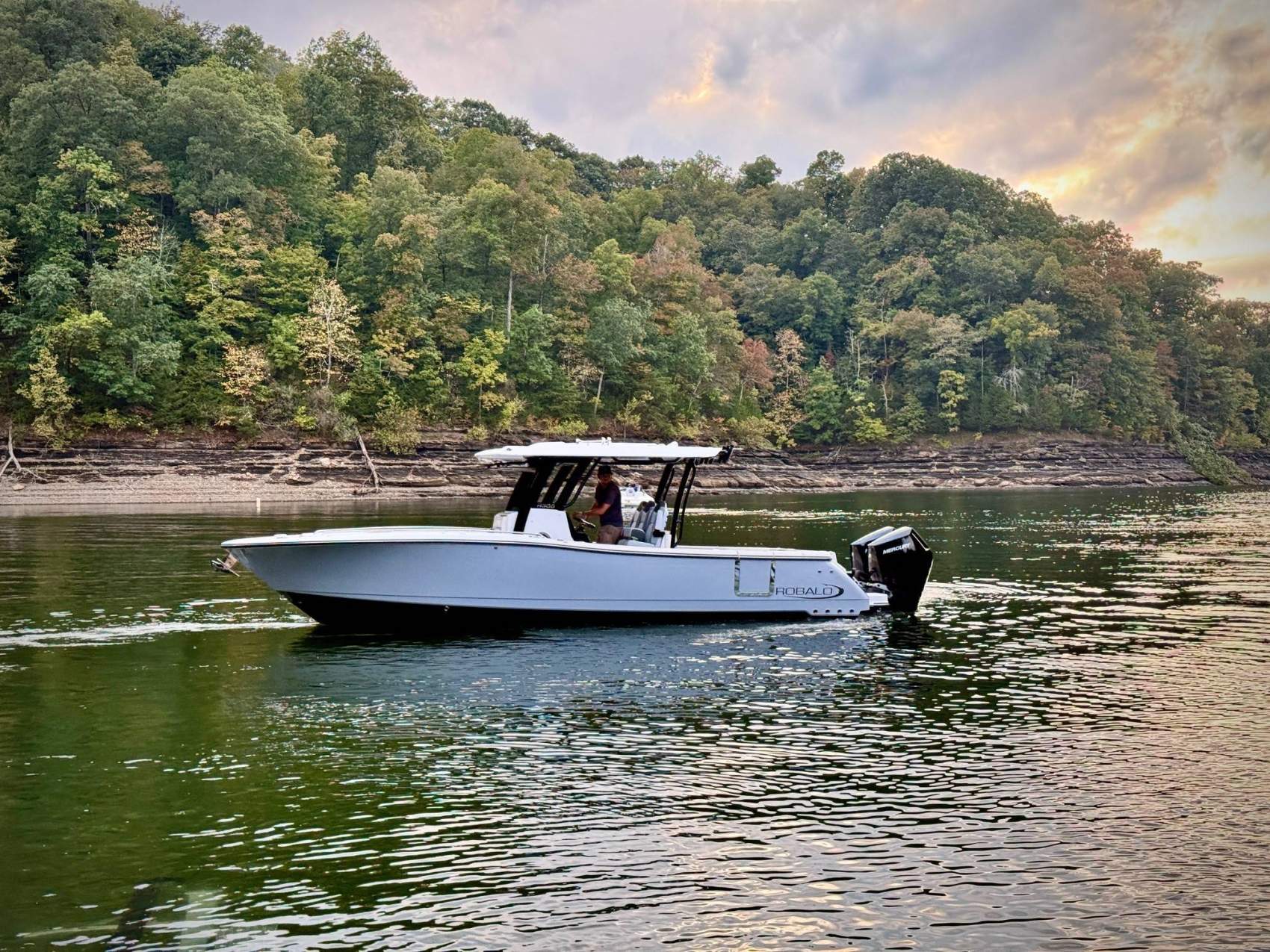 2026 Robalo R300 - Lake Cumberland Marine